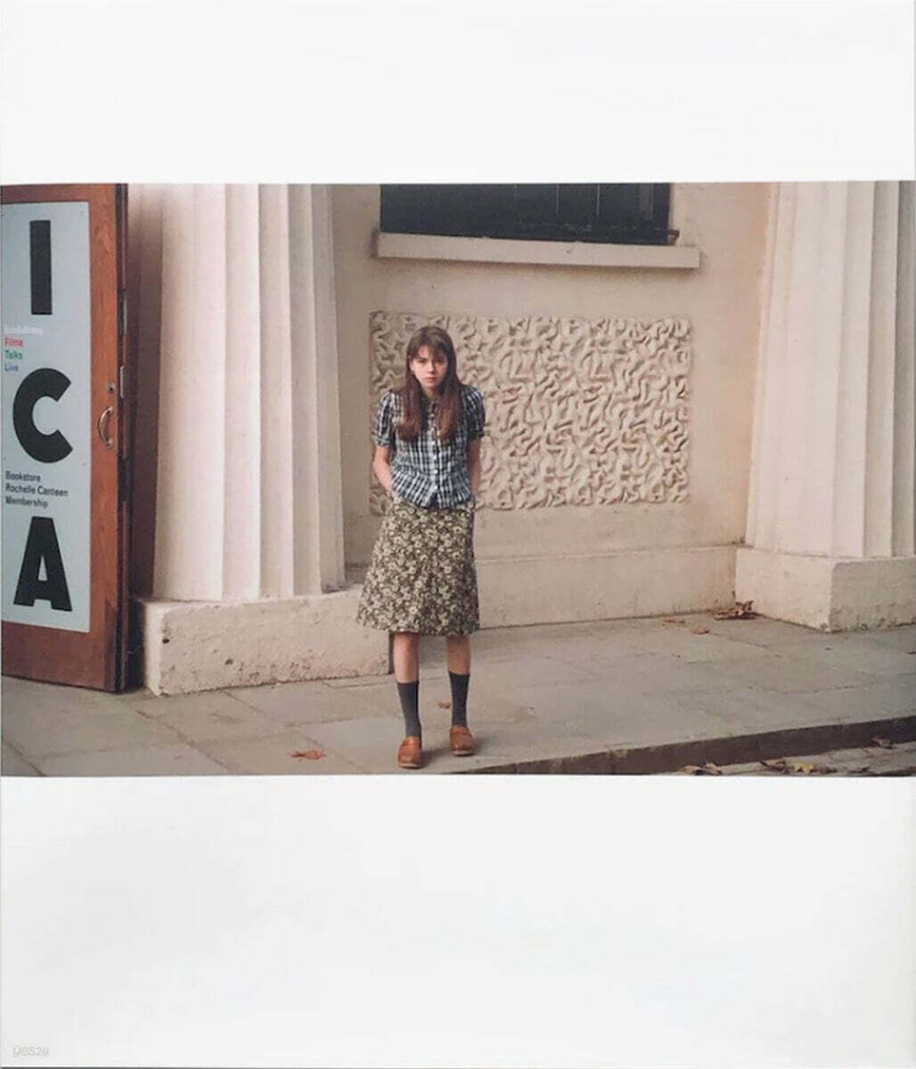 Angela Hill Edith | Collier Schorr | Idea Books - 예스24