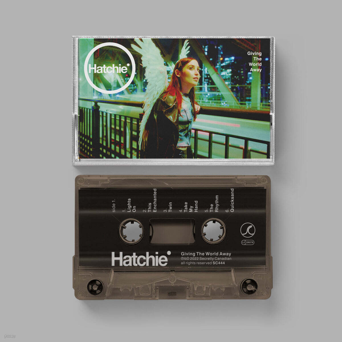 Hatchie (해치) - Giving The World Away [카세트테이프] - 예스24