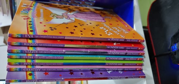 [중고샵] Rainbow Magic Princess Fairies 1~7 세트 Magic Book (Paperback) - 예스24